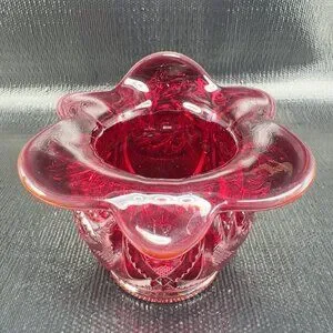 Le Smith | Accents | Le Smith Amberina Cadmium Uv Glowing Glass Vase ...